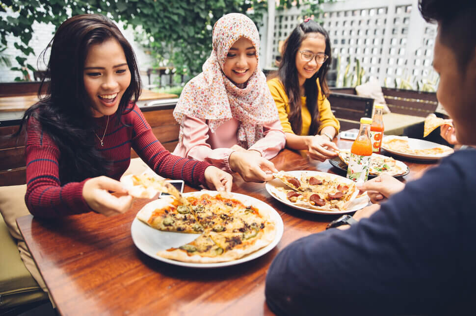 Sering Bukber Bisa Bikin Tubuh Makin Melar. Masa Sih? - Promag